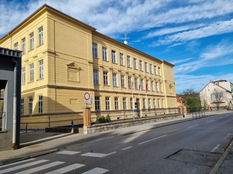 Ogulinski HDZ se pita – IMA LI GRAD OGULIN – GRAD PRIJATELJA DJECE 90. ...